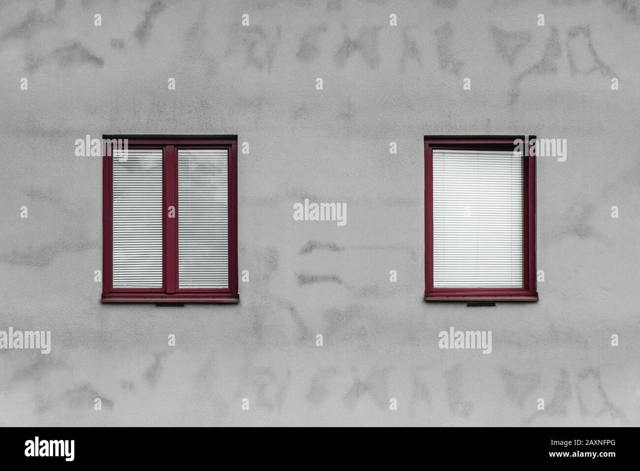Red window frames hi-res stock photography and images - Alamy