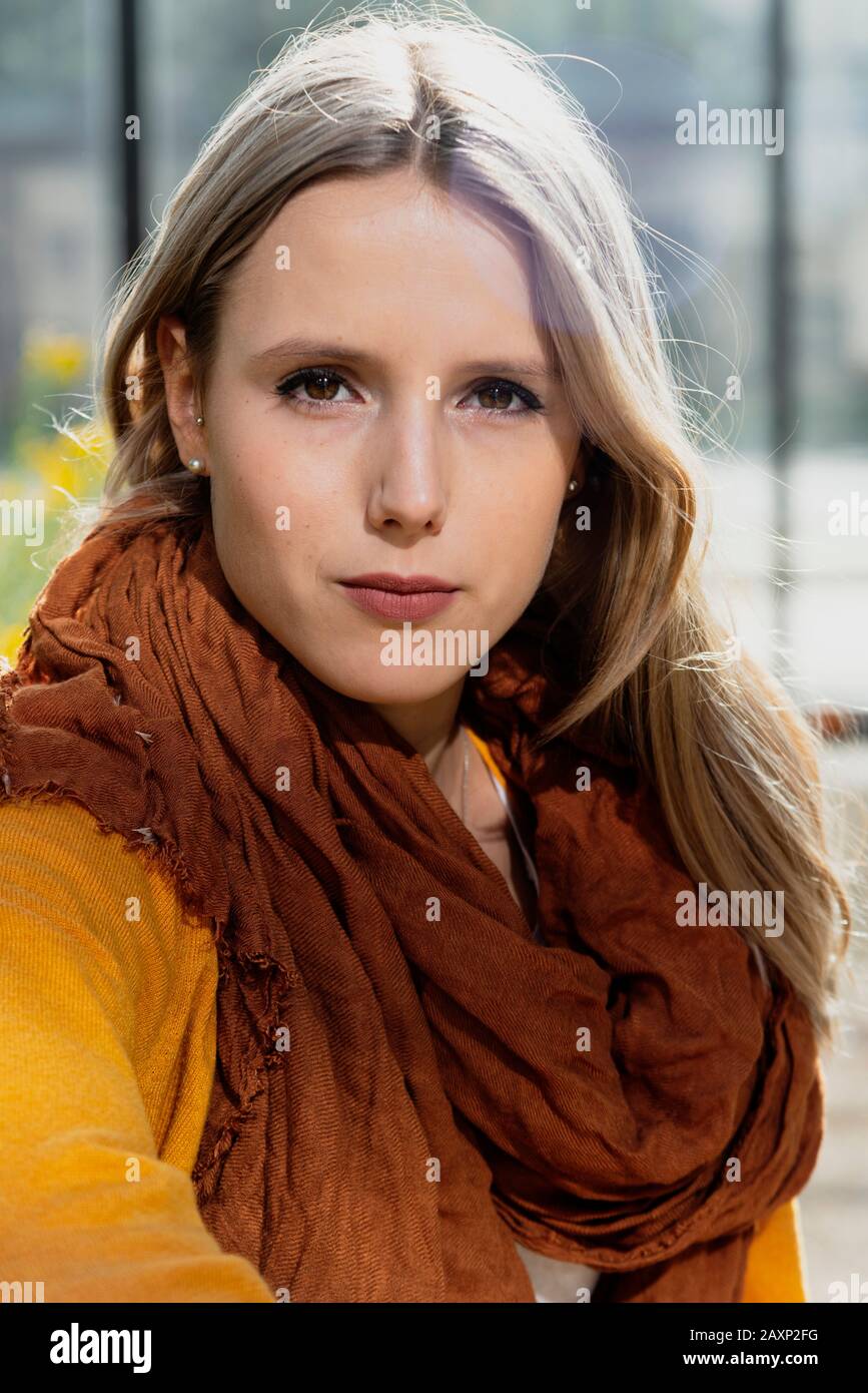 Reclining portrait contemporary hi-res stock photography and images - Alamy