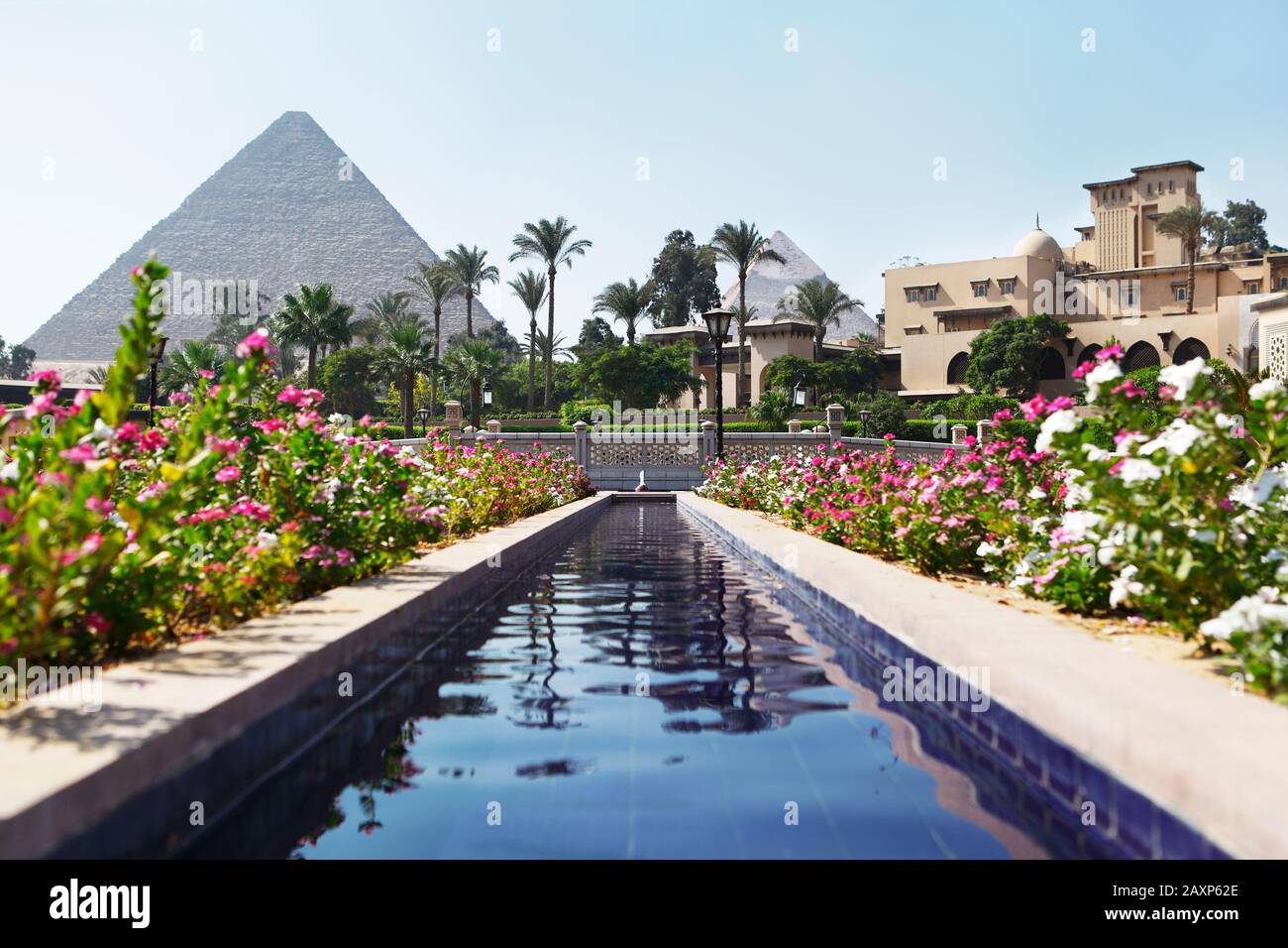 Cairo, Giza, Egypt, Cairo, Giza, Egypt, Mena House Hotel, Pyramids of ...