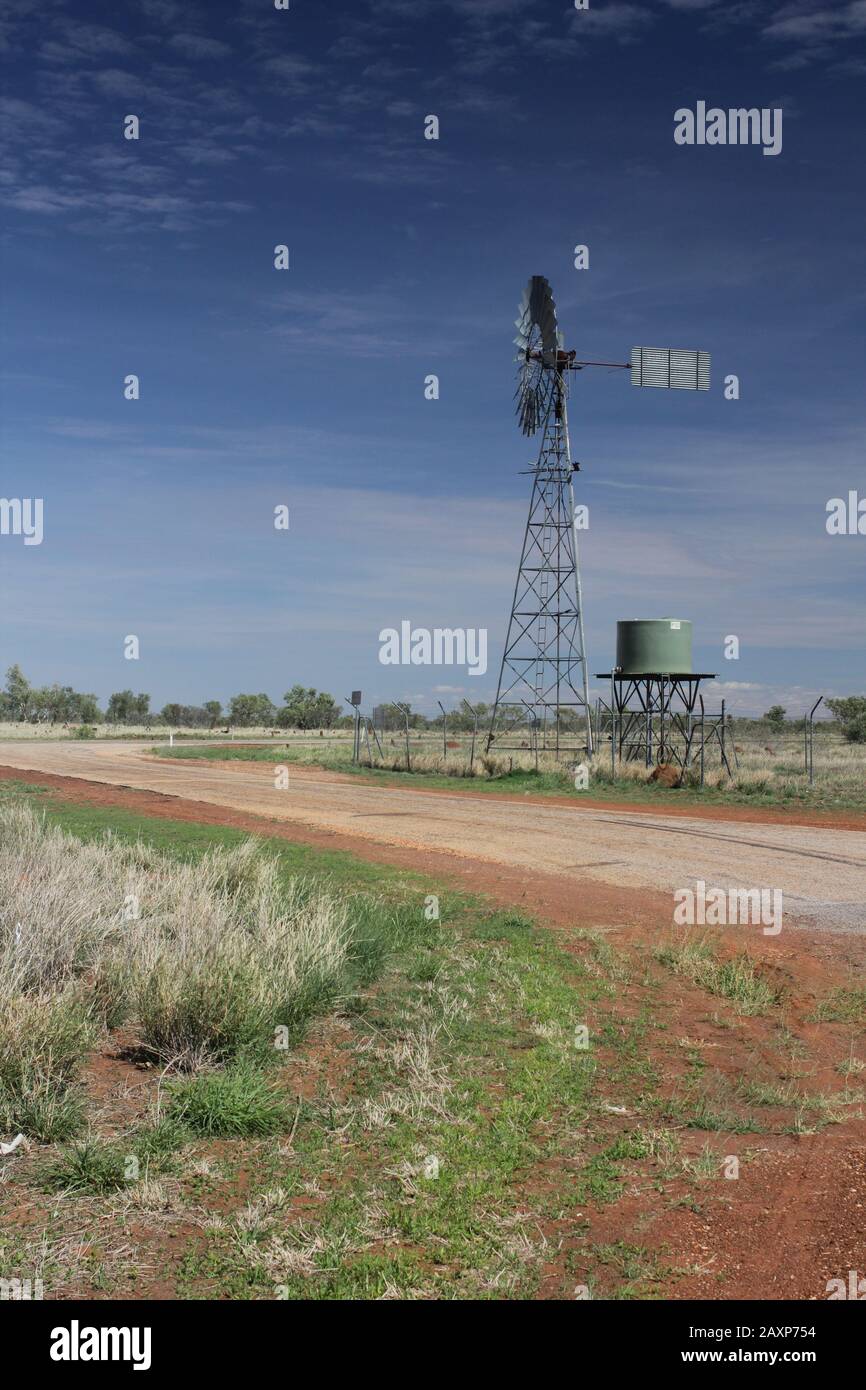 Windmill, outback Australia Stock Photo - Alamy