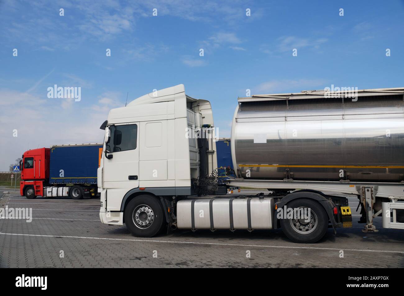 Tanker unit hi-res stock photography and images - Alamy