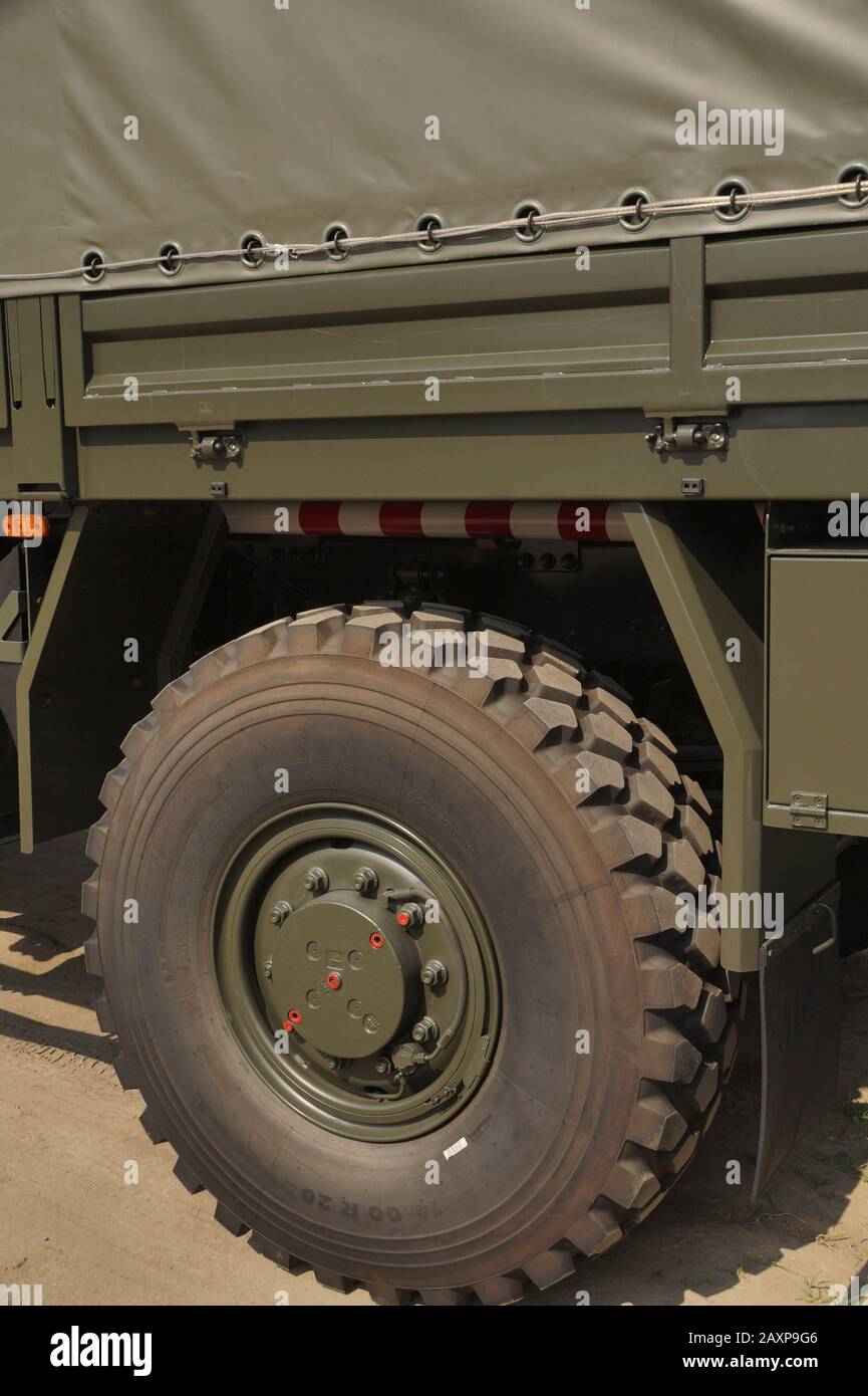 4x4 military vehicle hi-res stock photography and images - Alamy