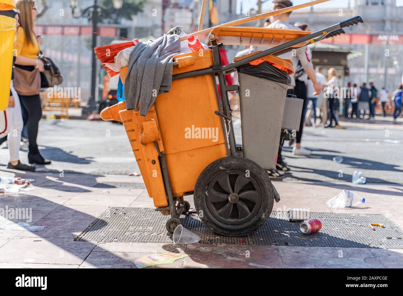 Garbage Cleaning trolleys - Waste collection bins on the street ...