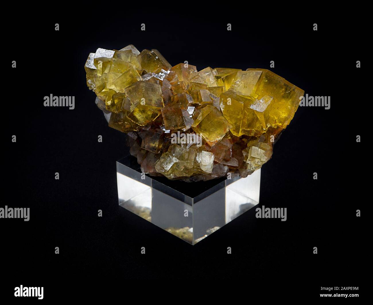 Fluorescent mineral specimen hi-res stock photography and images - Alamy