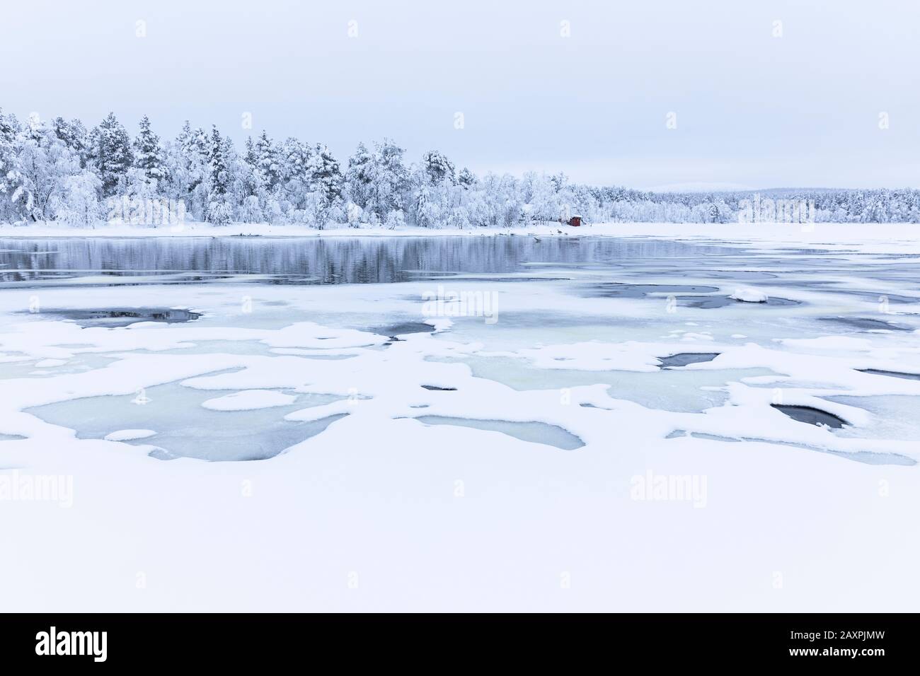 Finland, Lapland, Muonio, Jerisjärvi, landscape with river Stock Photo ...