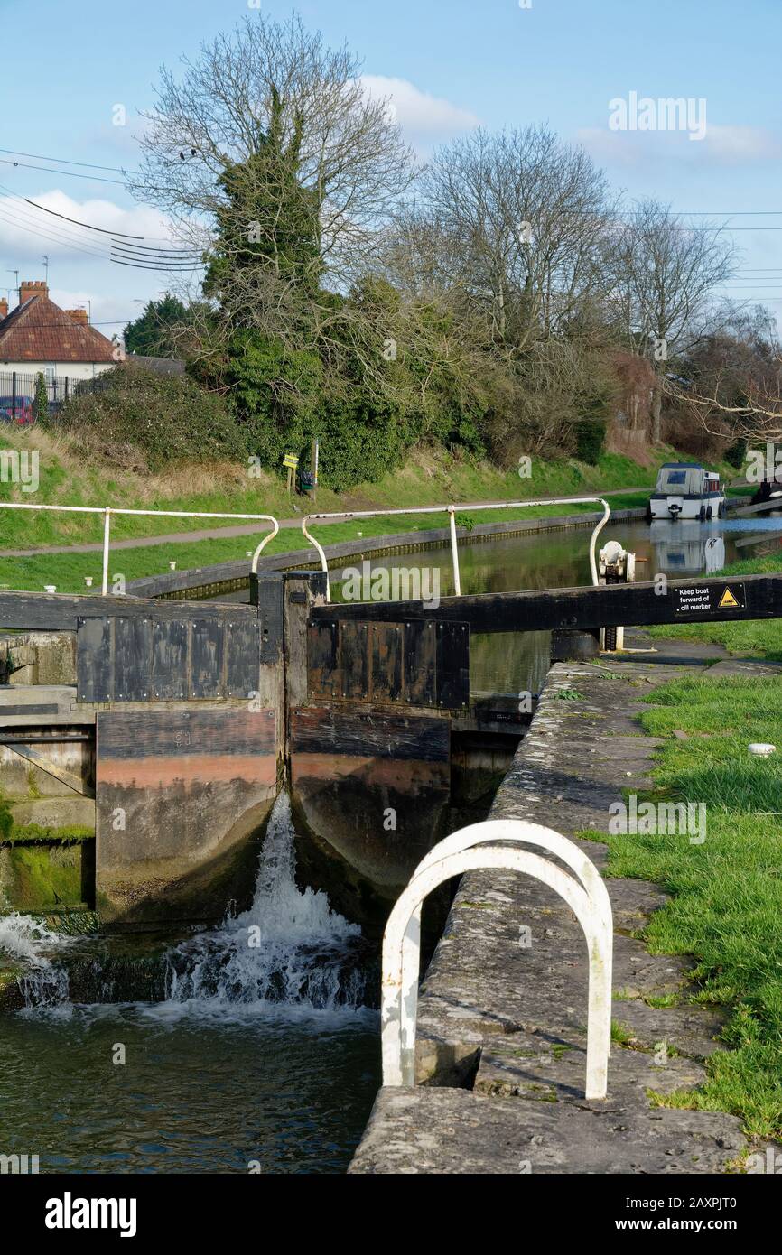 Top Lock of Caen Hill Locks on the Kennet & Avon Canal, Devizes ...