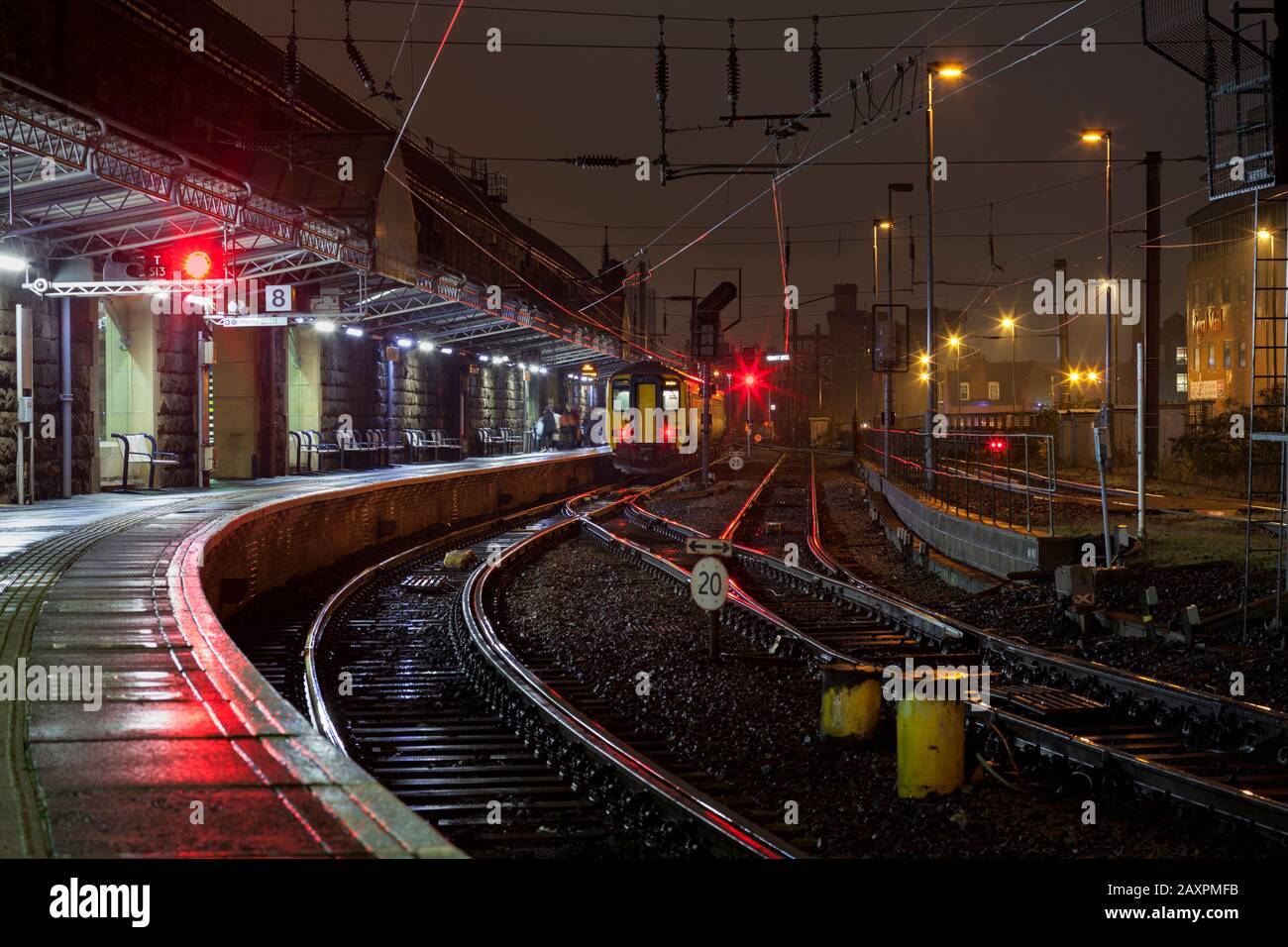 Newcastle metro station hi-res stock photography and images - Alamy