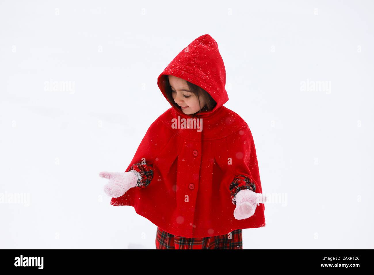 Red hood little girl hi-res stock photography and images - Alamy