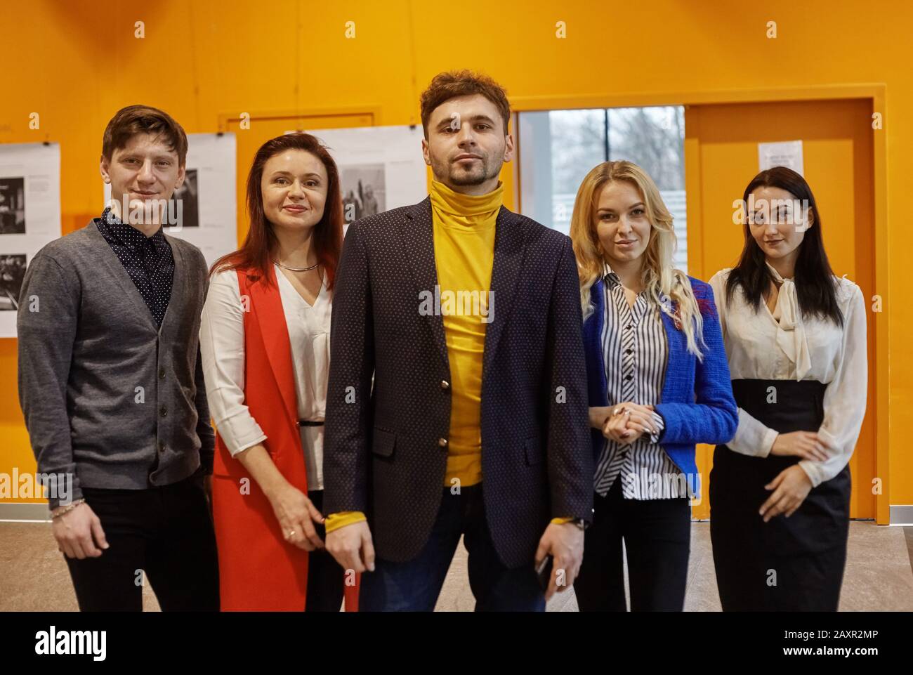 Work team cheering together hi-res stock photography and images - Alamy