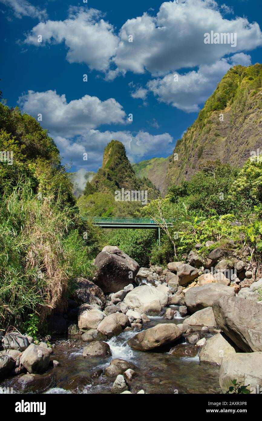 Iao valley hi-res stock photography and images - Alamy