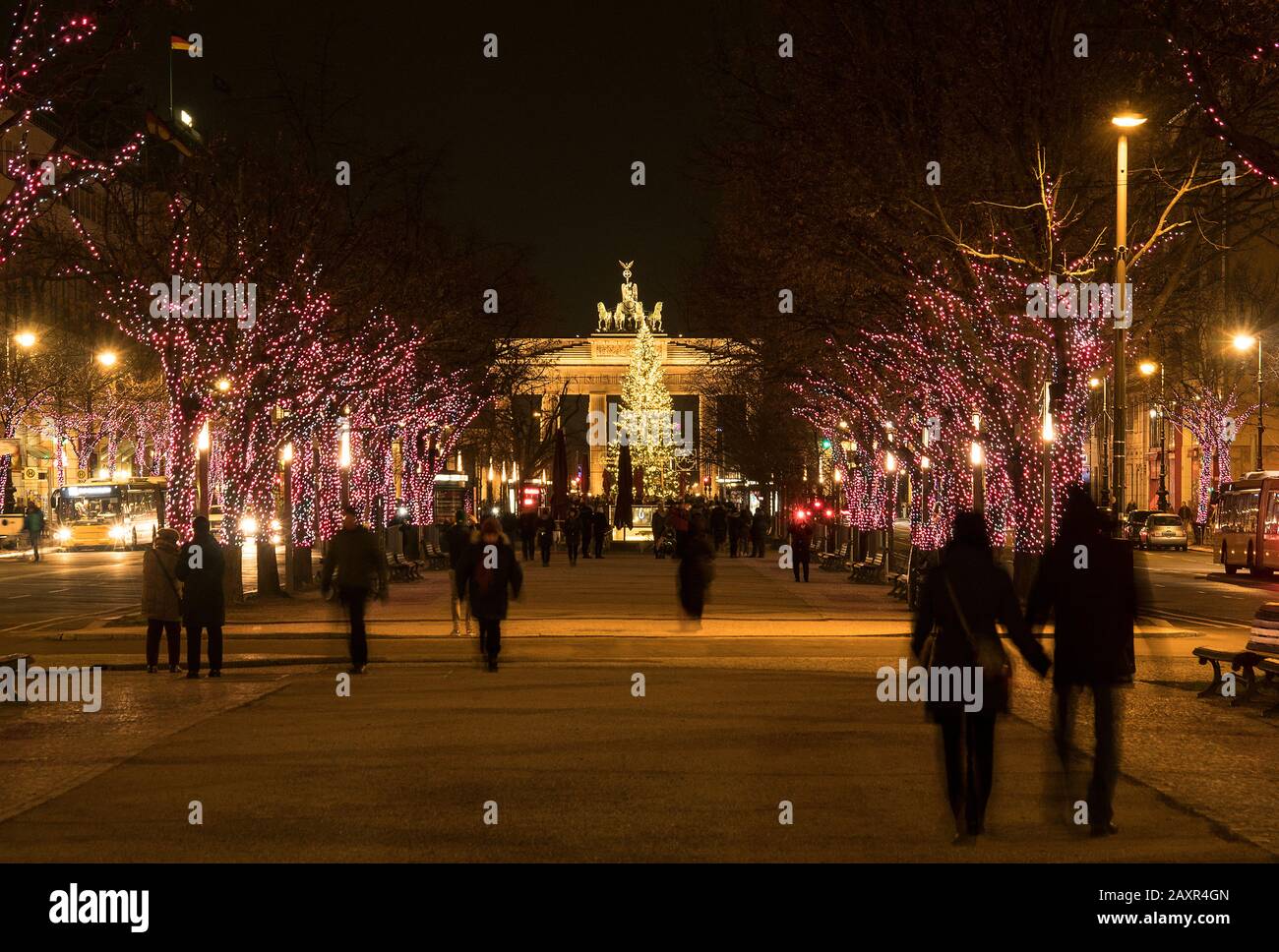 Berlin, festive Christmas lights 'Unter den Linden', view of the ...