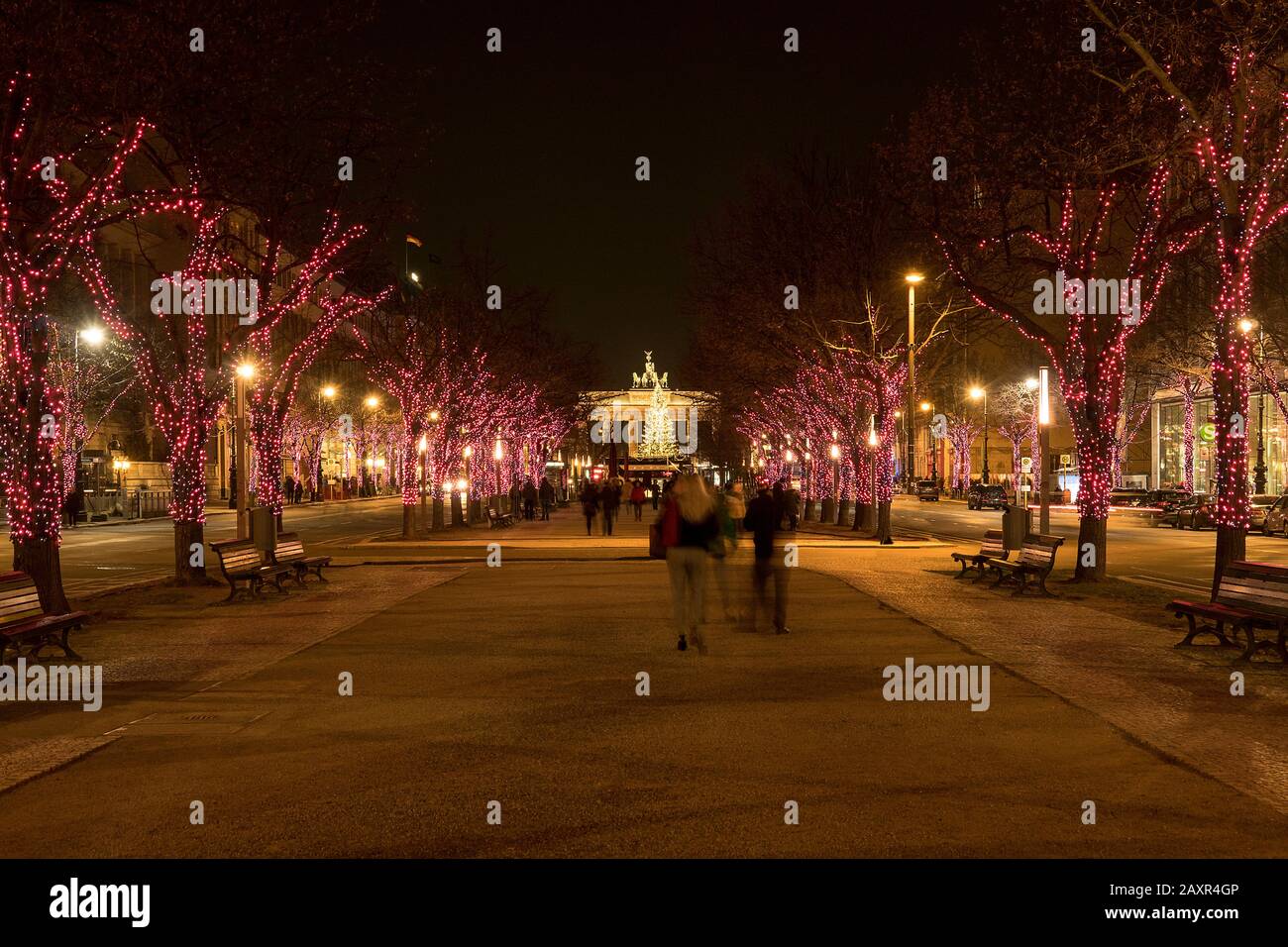 Berlin, festive Christmas lights Unter den Linden, view of the ...