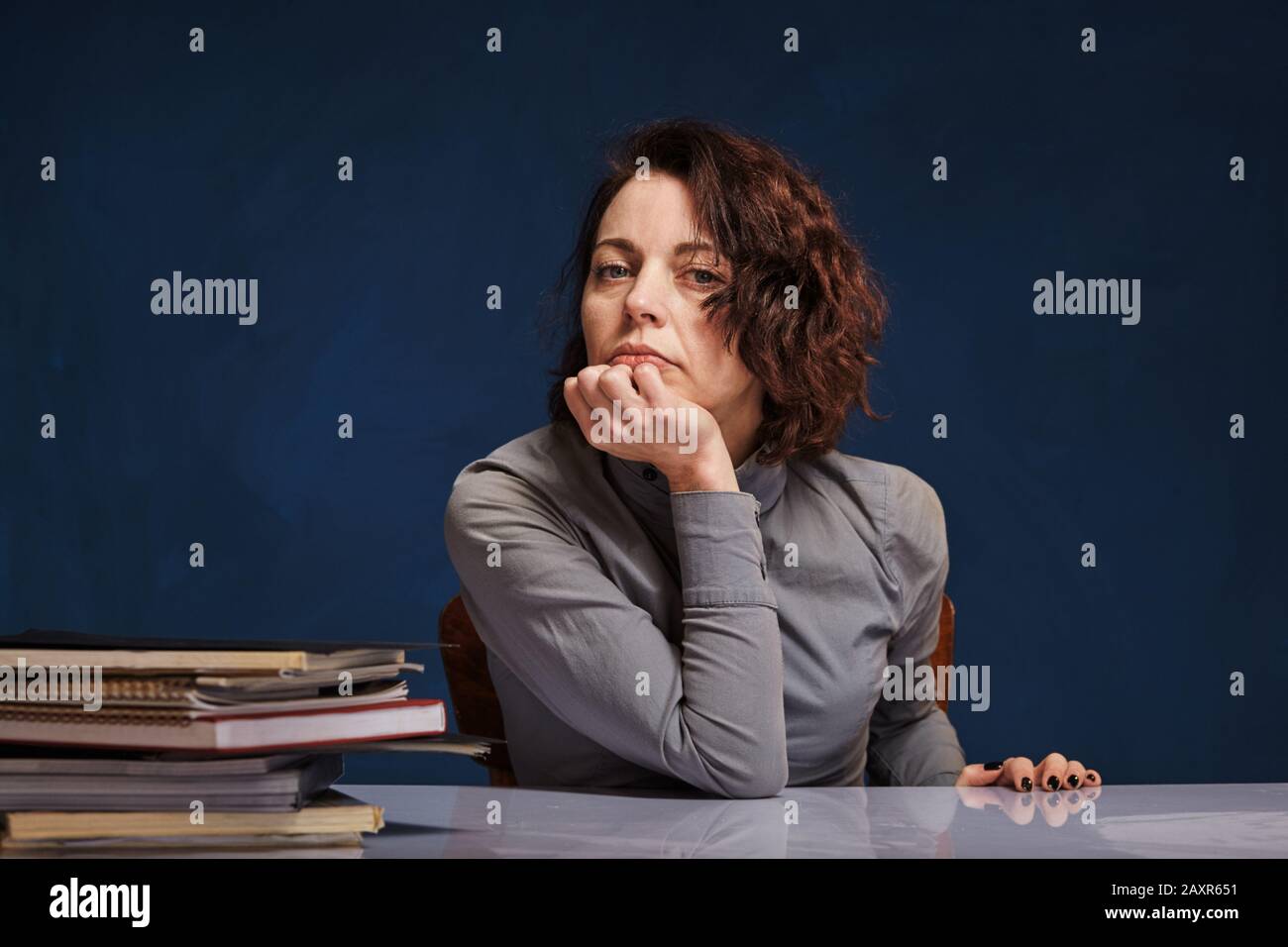 portrait of office worker at workplace Stock Photo - Alamy
