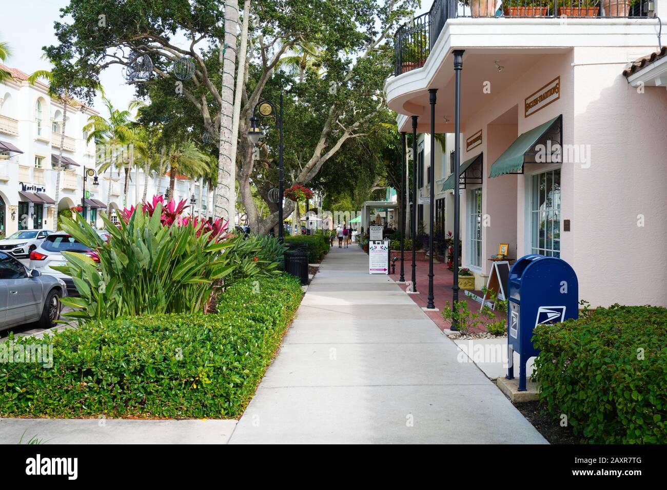 5th Avenue In Naples Florida High Resolution Stock Photography and ...
