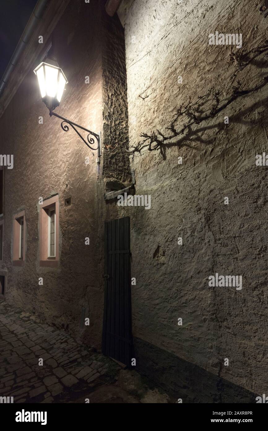 Exterior facade house structure outdoor hi-res stock photography and ...