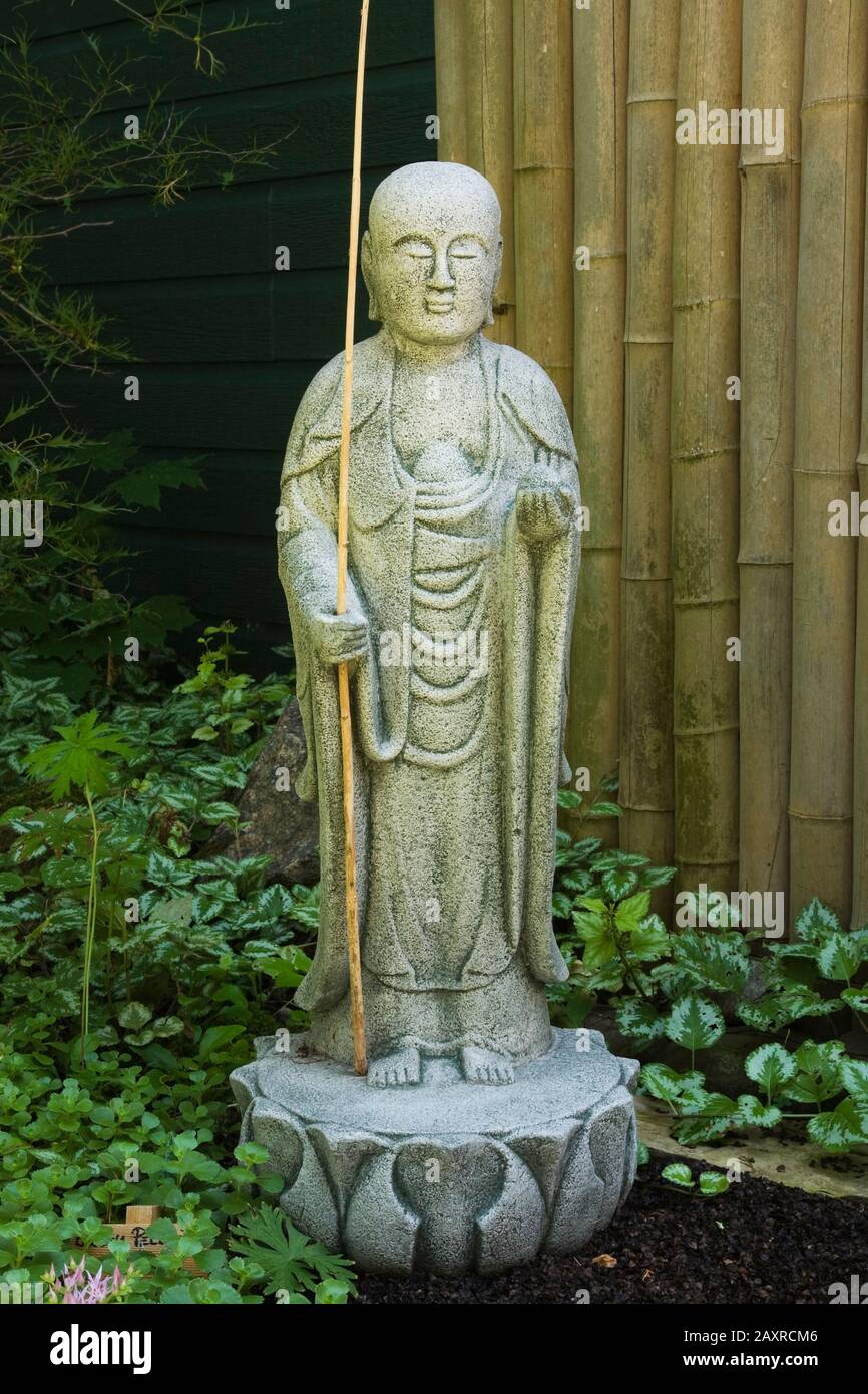 Sculpture Zen Priest High Resolution Stock Photography and Images - Alamy