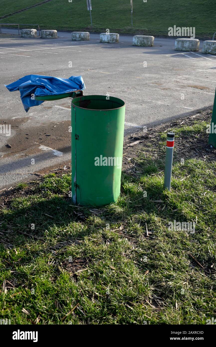 Lühe-jetty after the storm surge, dustbin Stock Photo - Alamy