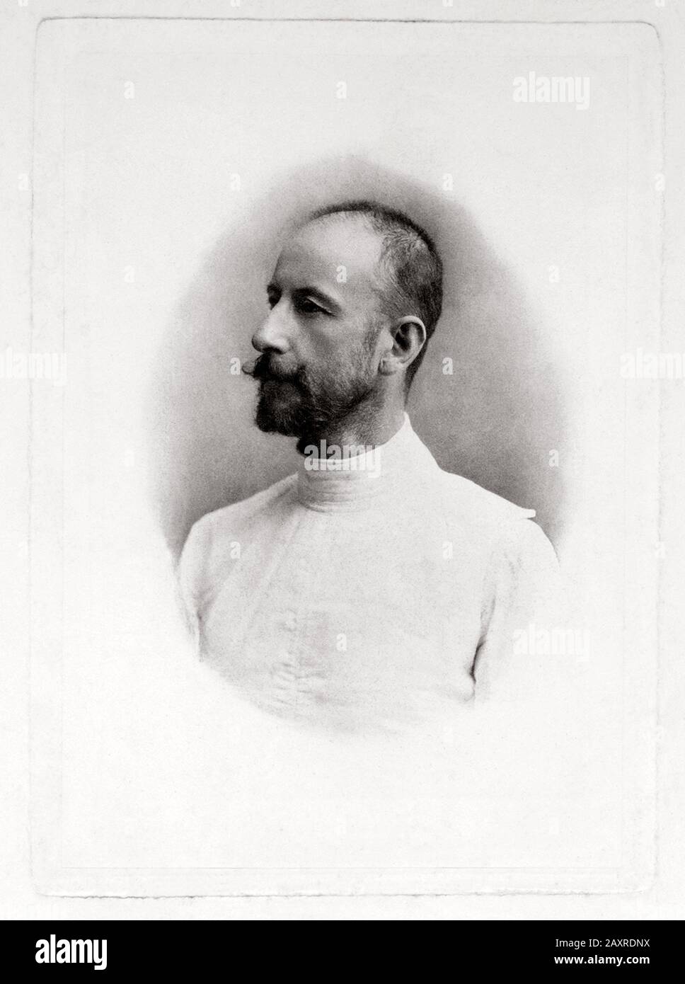 Fencing teacher hi-res stock photography and images - Alamy