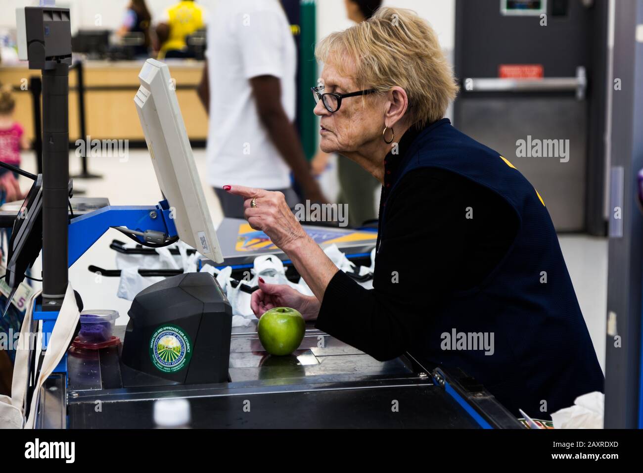 Walmart Employee Stock Photos & Walmart Employee Stock Images - Alamy