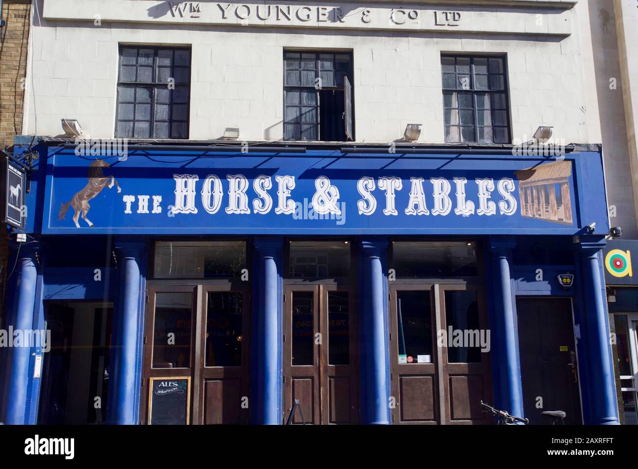 Pub stables hi-res stock photography and images - Alamy