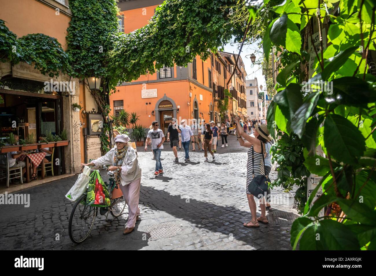 Ancient rome daily life hi-res stock photography and images - Alamy