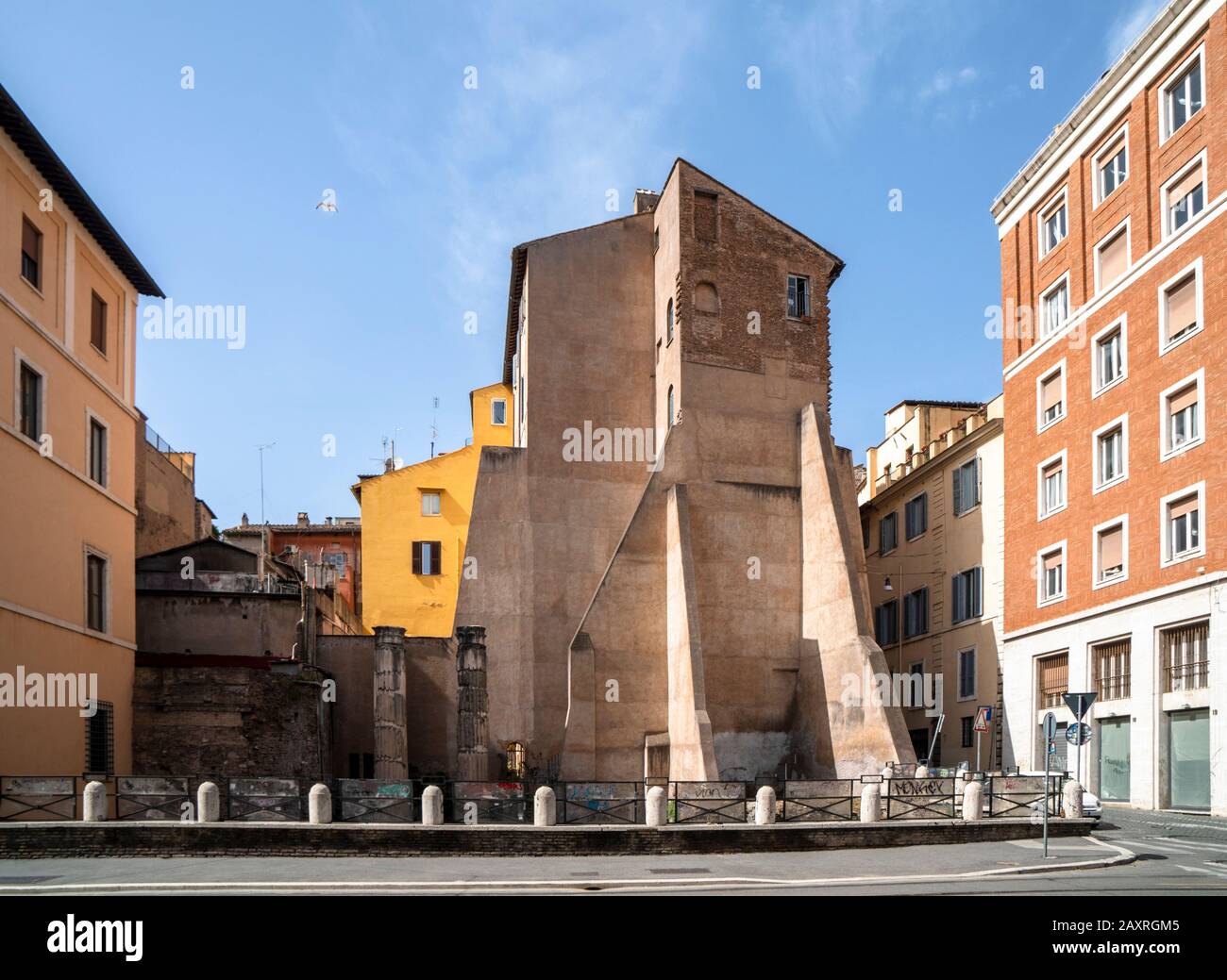Street scene in rome hi-res stock photography and images - Alamy