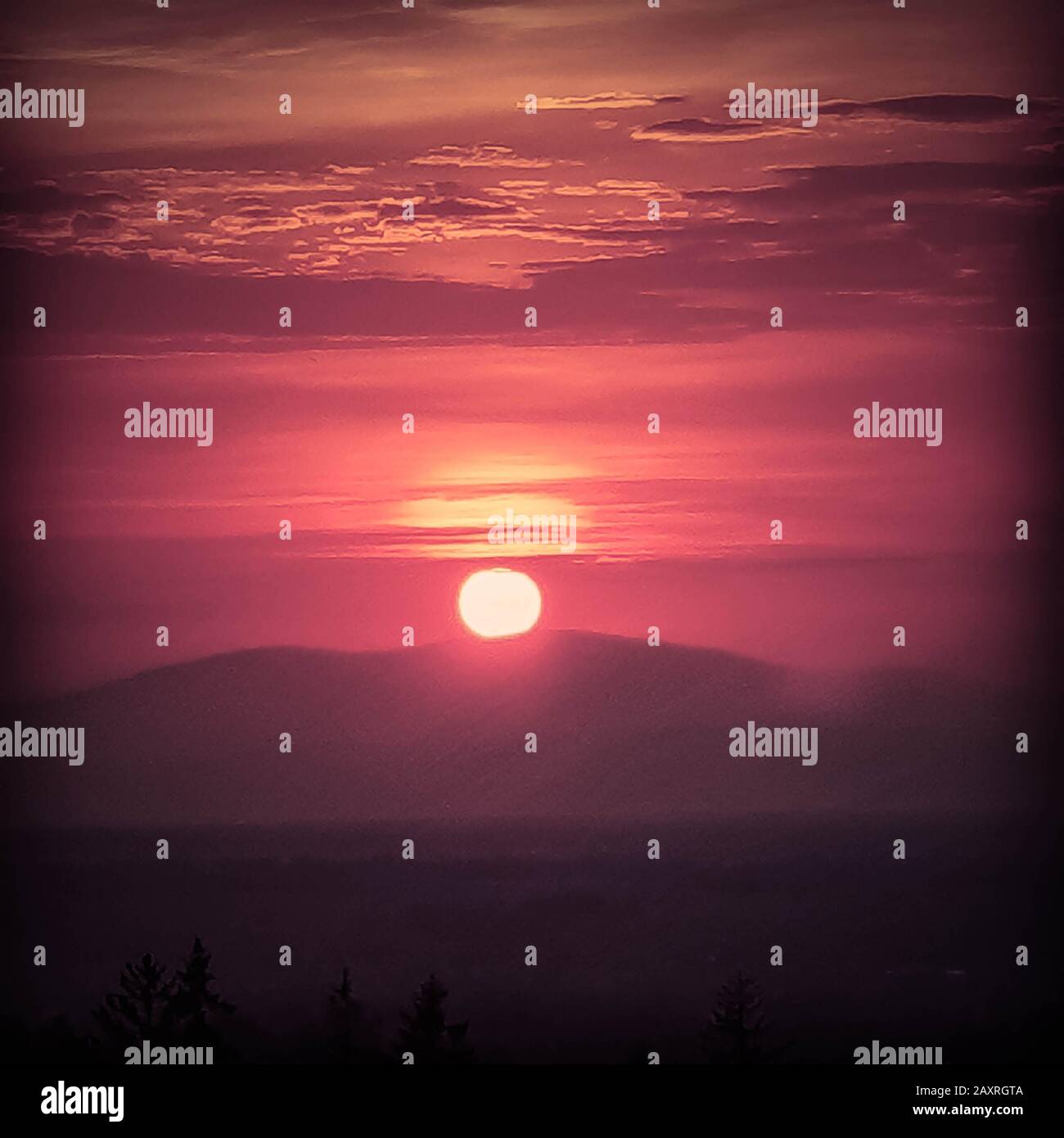 Beautiful night sky photo hi-res stock photography and images - Alamy