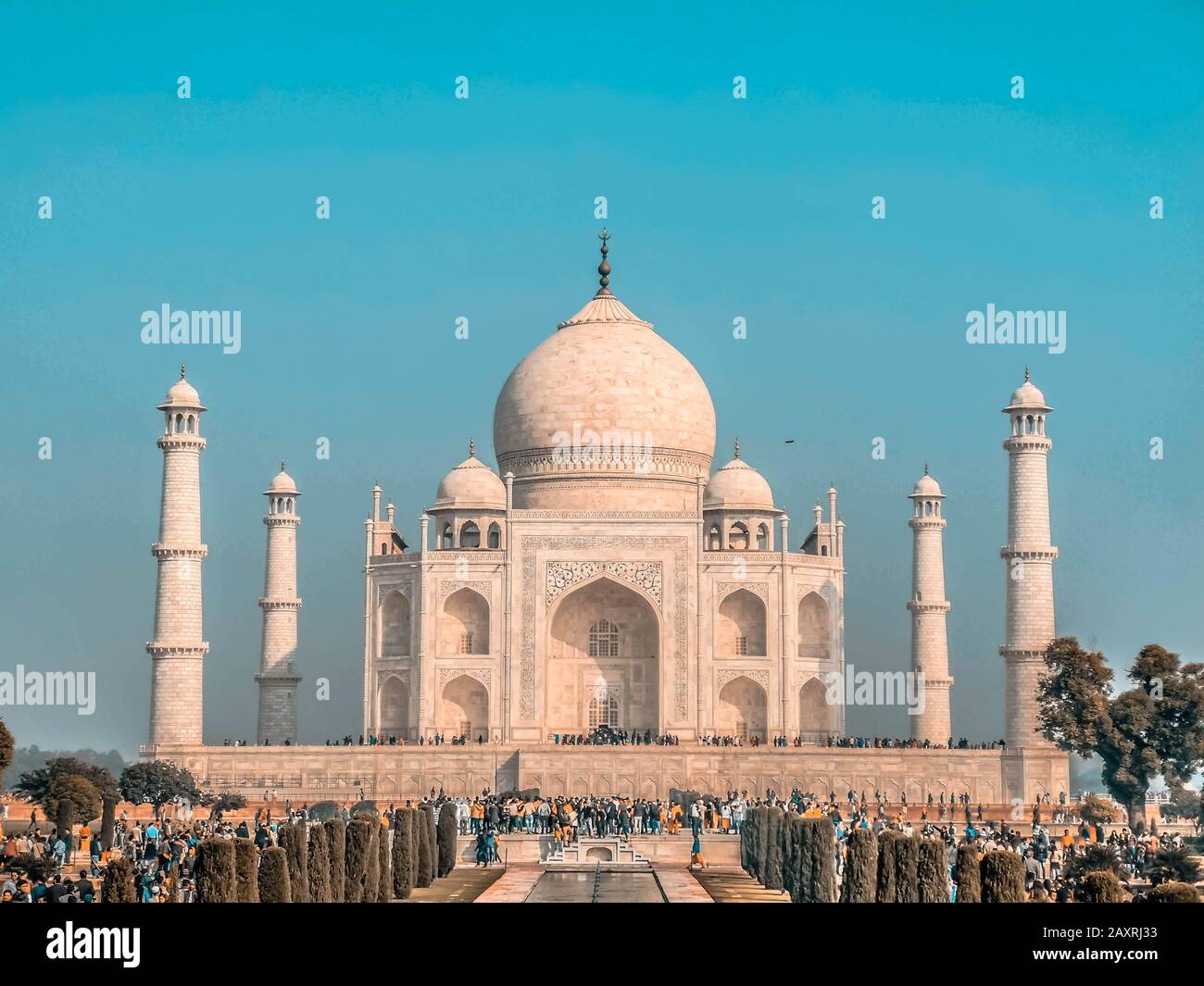 Taj mahal agra unesco hi-res stock photography and images - Alamy