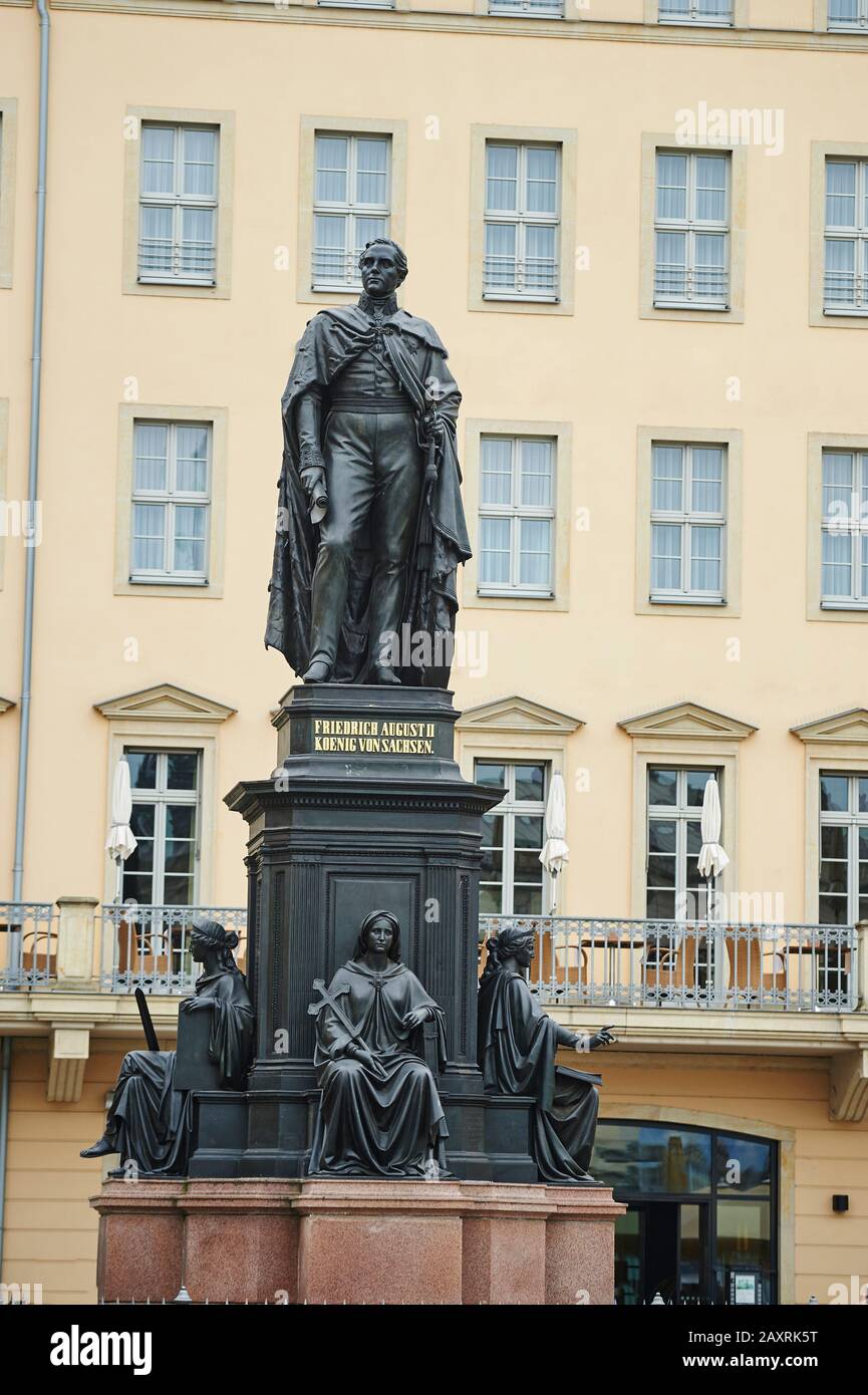 Statue king friedrich ii hi-res stock photography and images - Alamy
