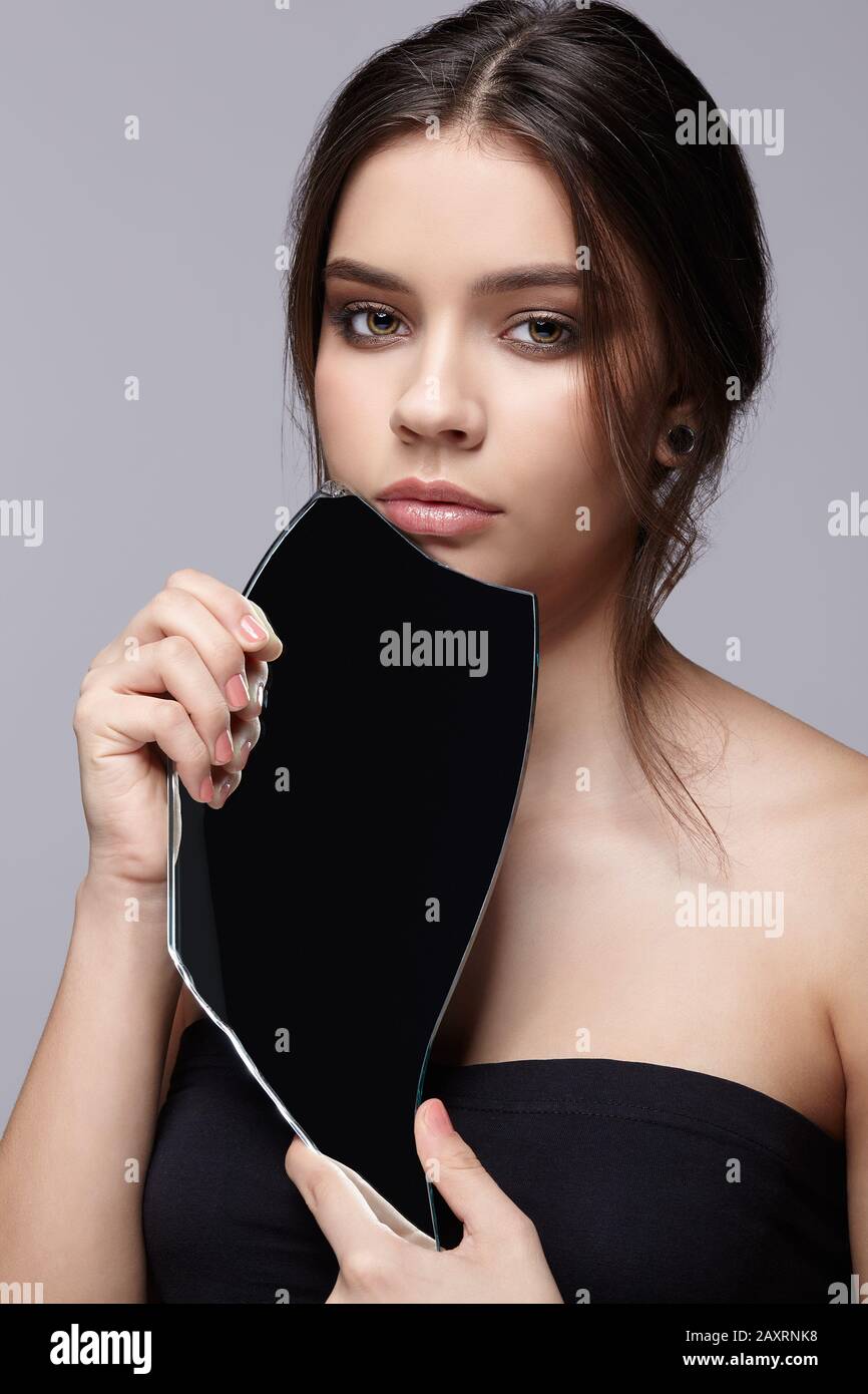 Mirror shard hi-res stock photography and images - Alamy