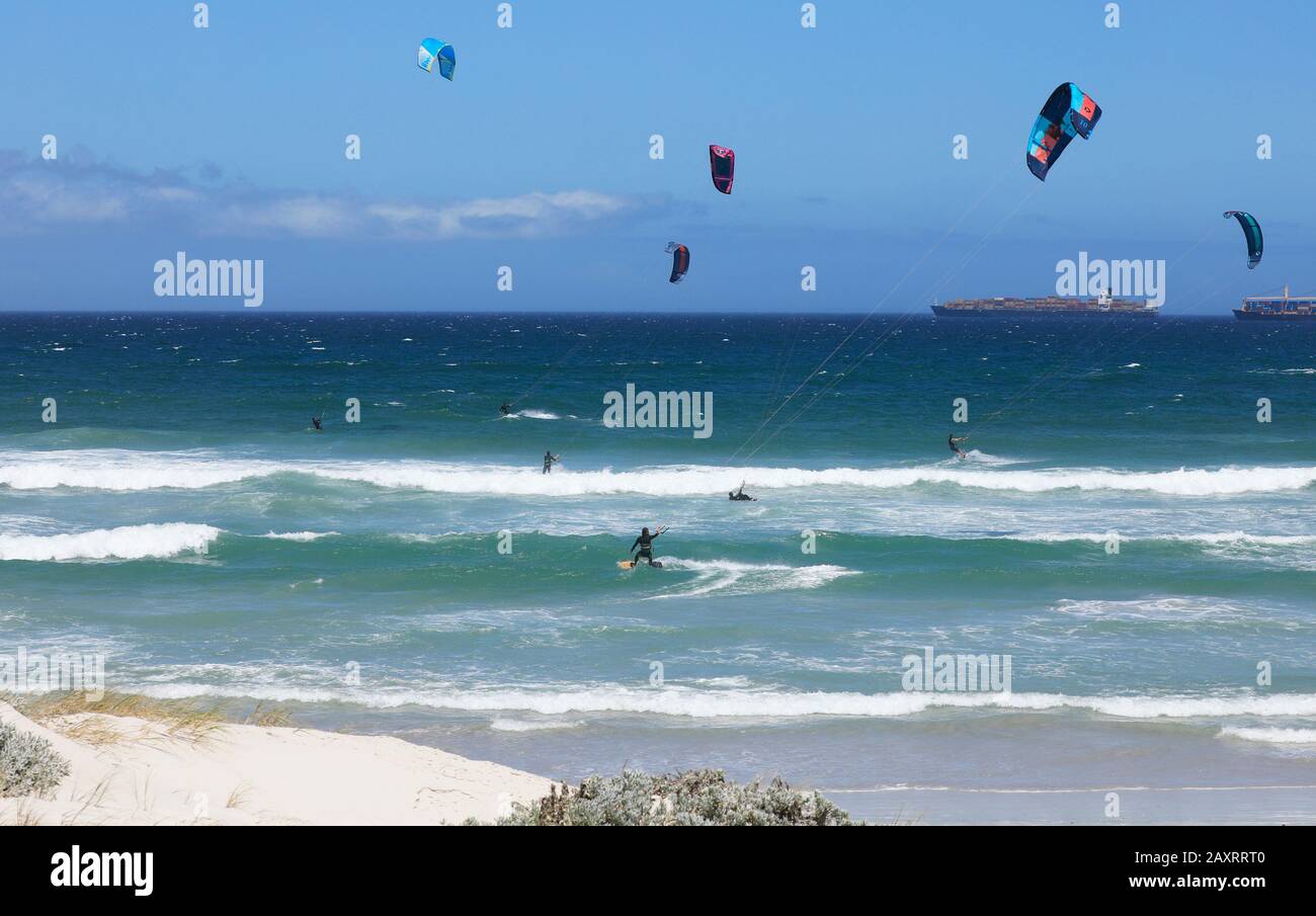 Cape town bloubergstrand hi-res stock photography and images - Alamy