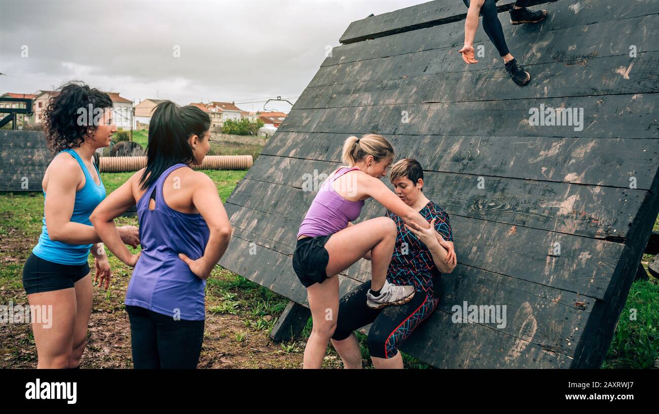 Female athlete pyramid hi-res stock photography and images - Alamy