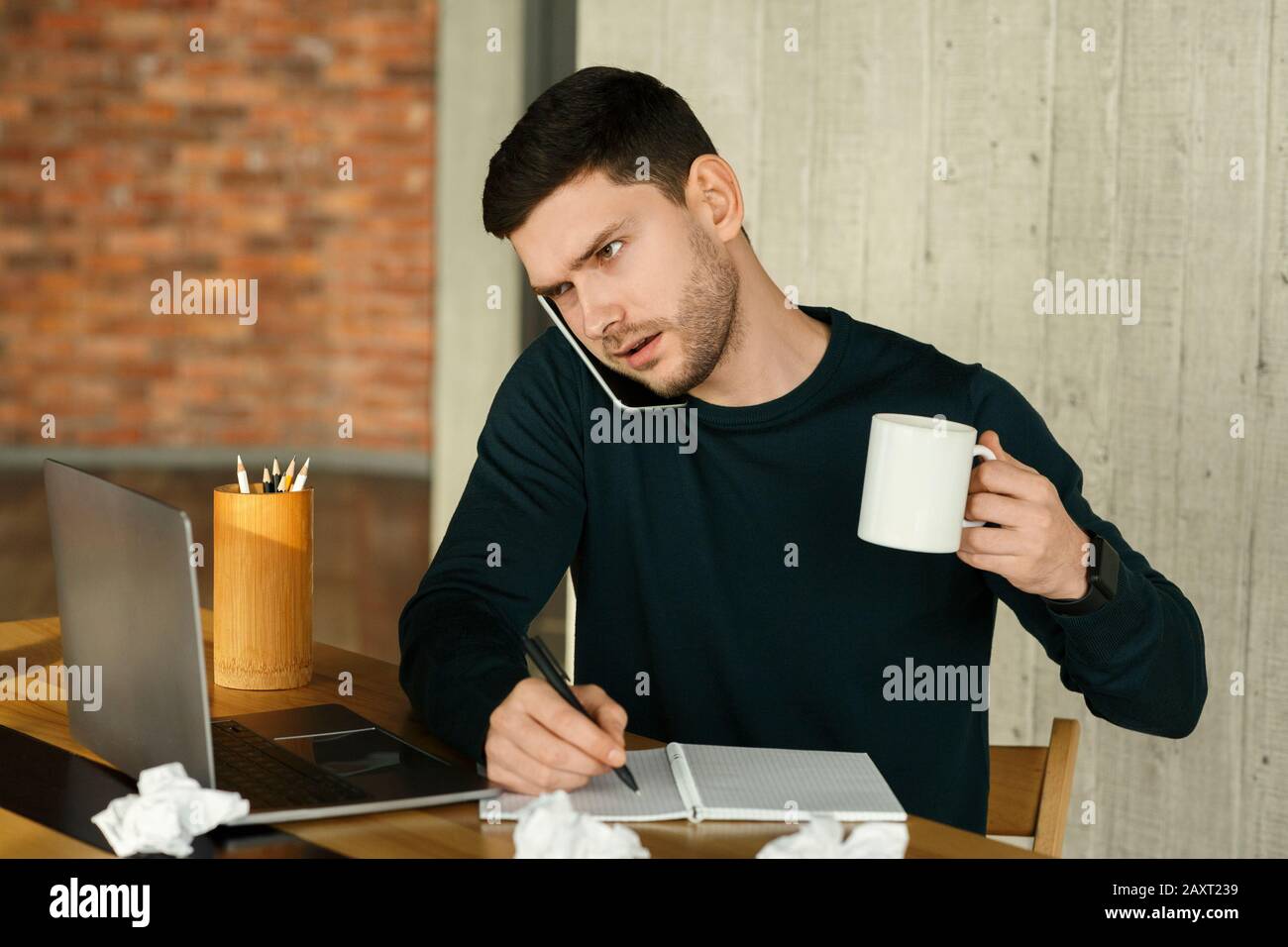 Office guy hi-res stock photography and images - Alamy