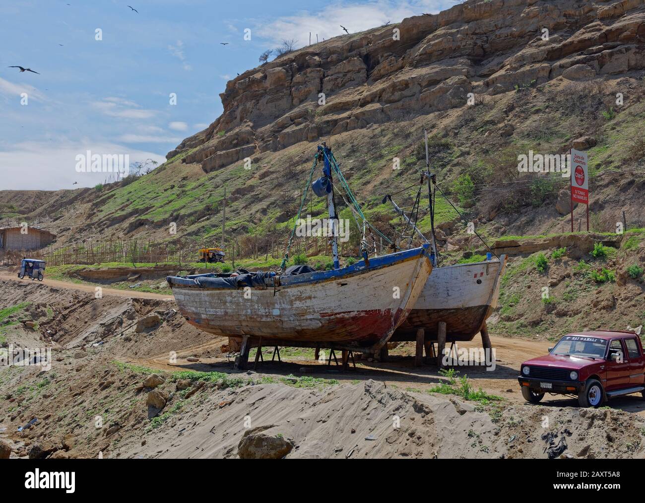Two strata hi-res stock photography and images - Alamy