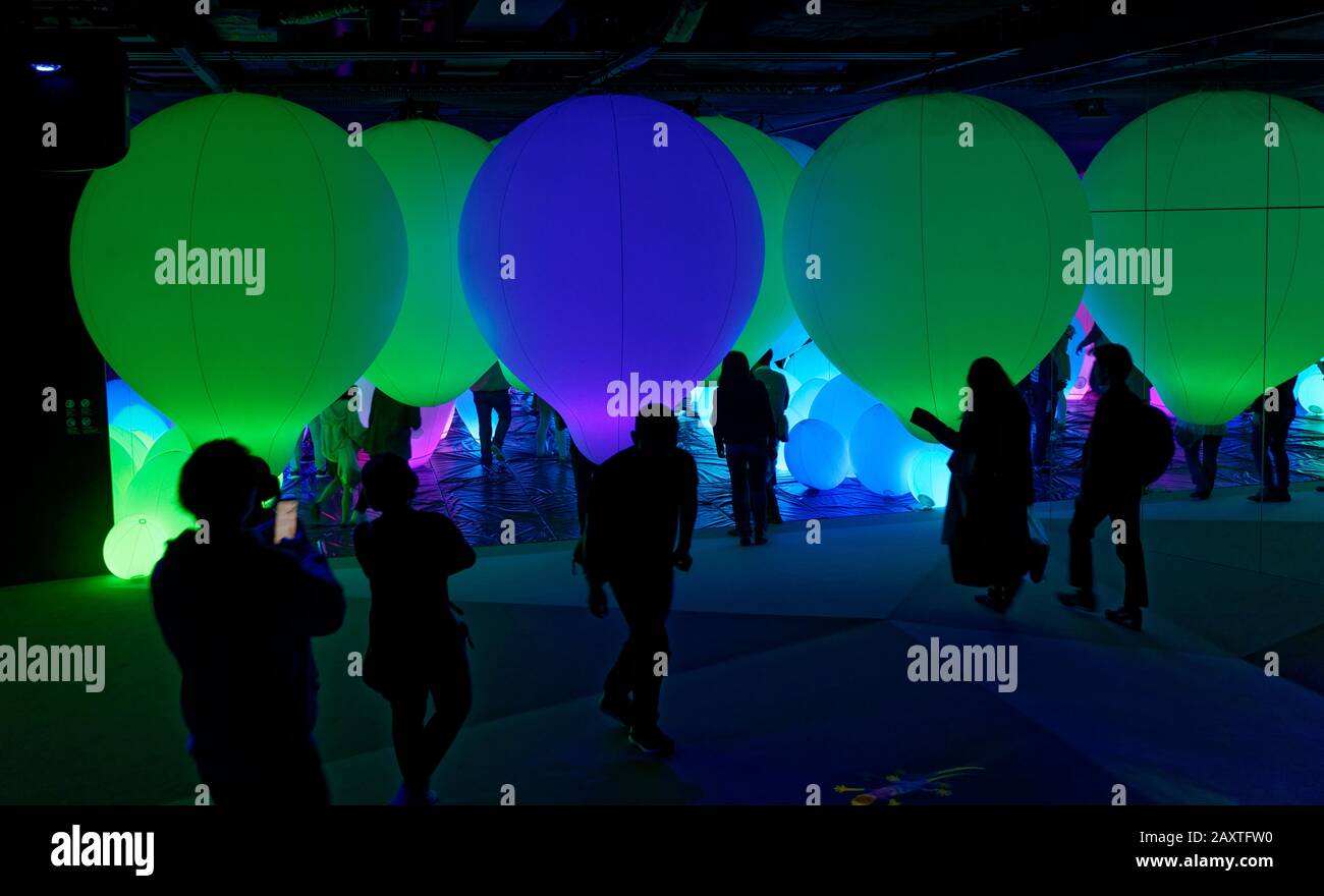 Tokyo, Japan: November 16, 2019: Digital Art Museum team Lab Tokyo ...
