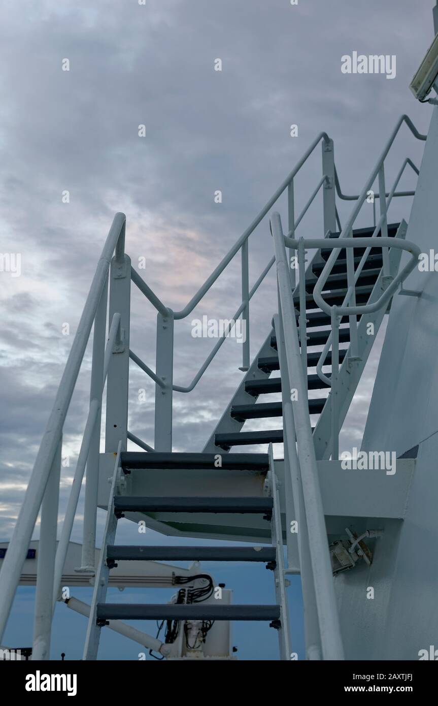 Curved bridge deck hi-res stock photography and images - Alamy