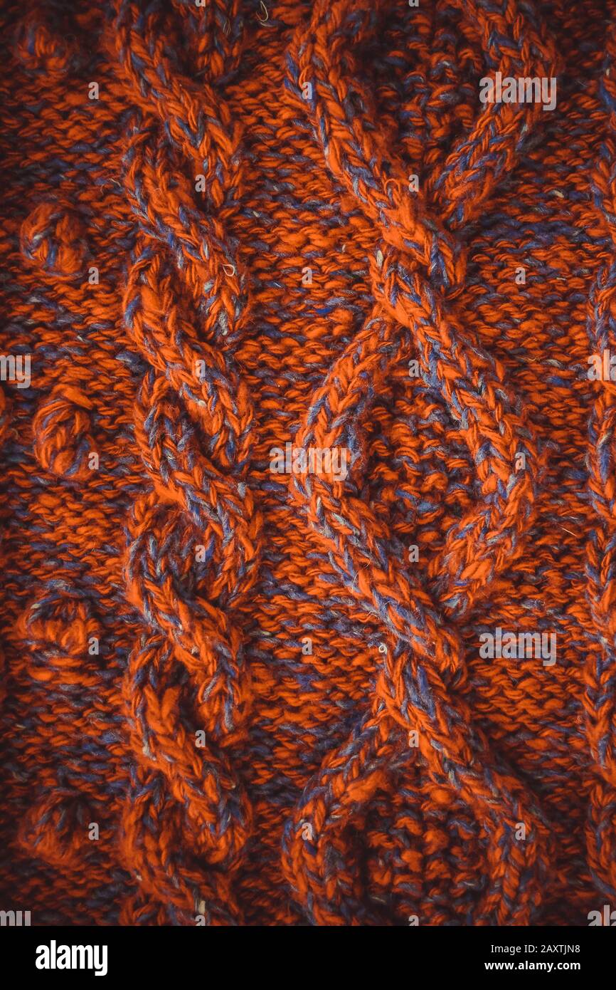 Red cable knit pattern texture hi-res stock photography and images - Alamy