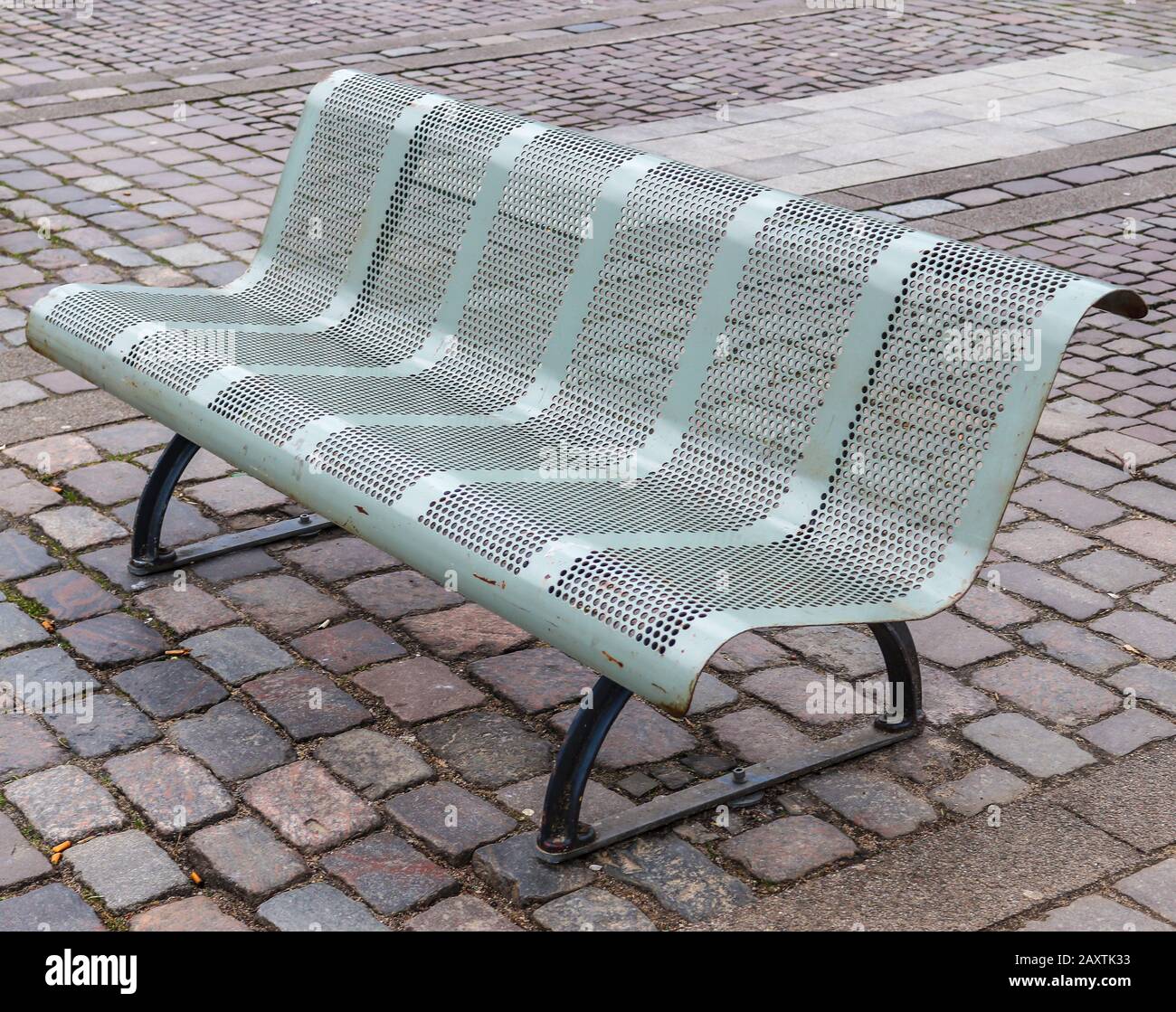 Old concrete picnic table hi-res stock photography and images - Alamy
