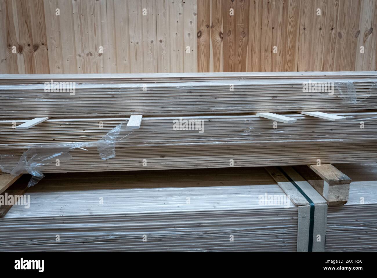 Timber linings hi-res stock photography and images - Alamy