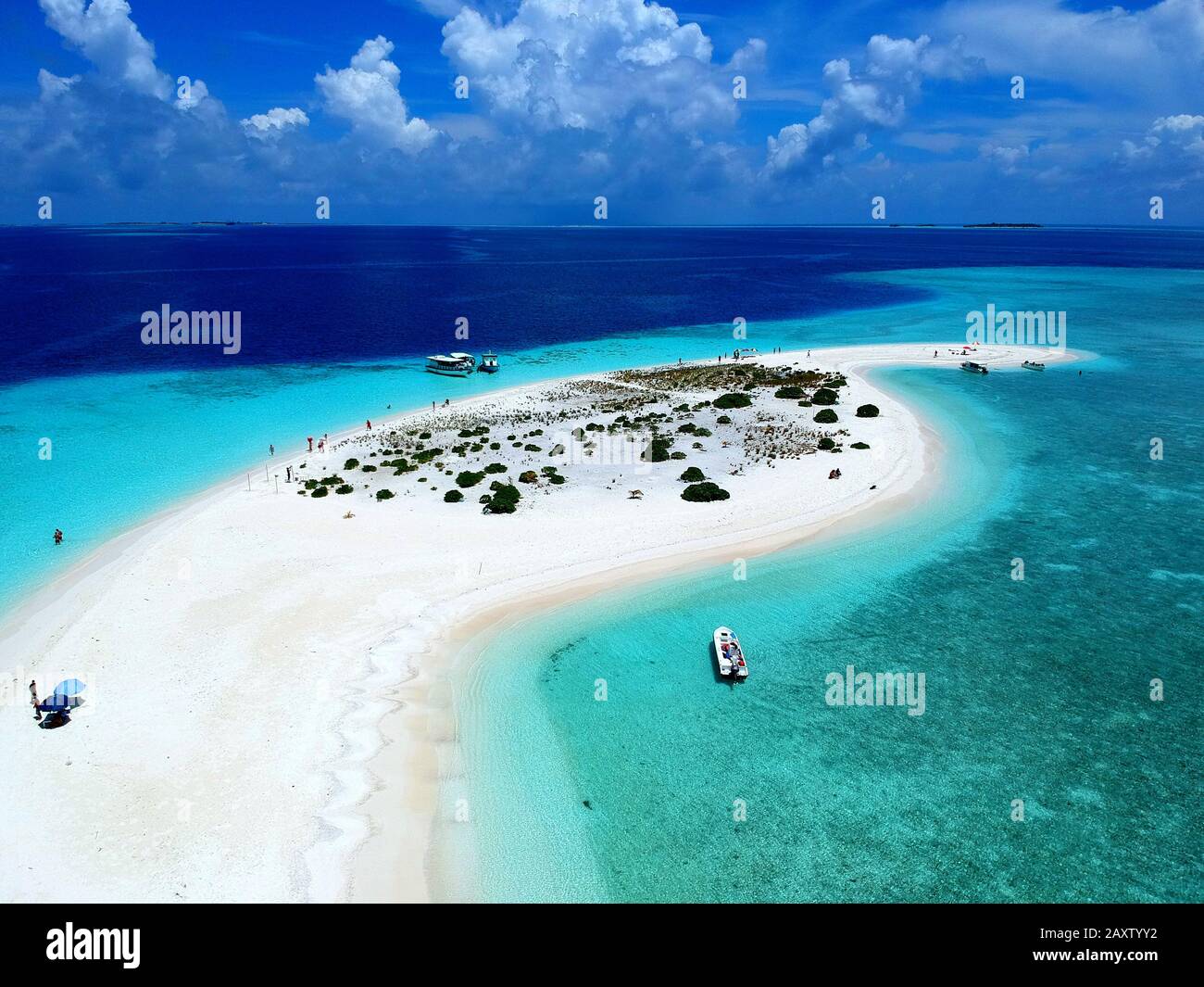Beautiful sandy beaches hi-res stock photography and images - Alamy