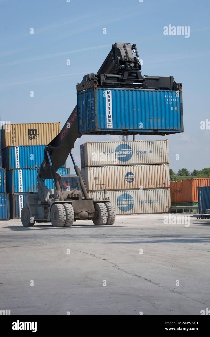 Grab cargo hi-res stock photography and images - Alamy