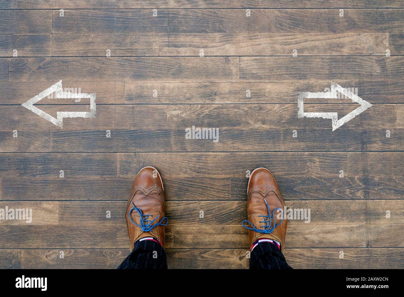 Looking opposite directions hi-res stock photography and images - Alamy