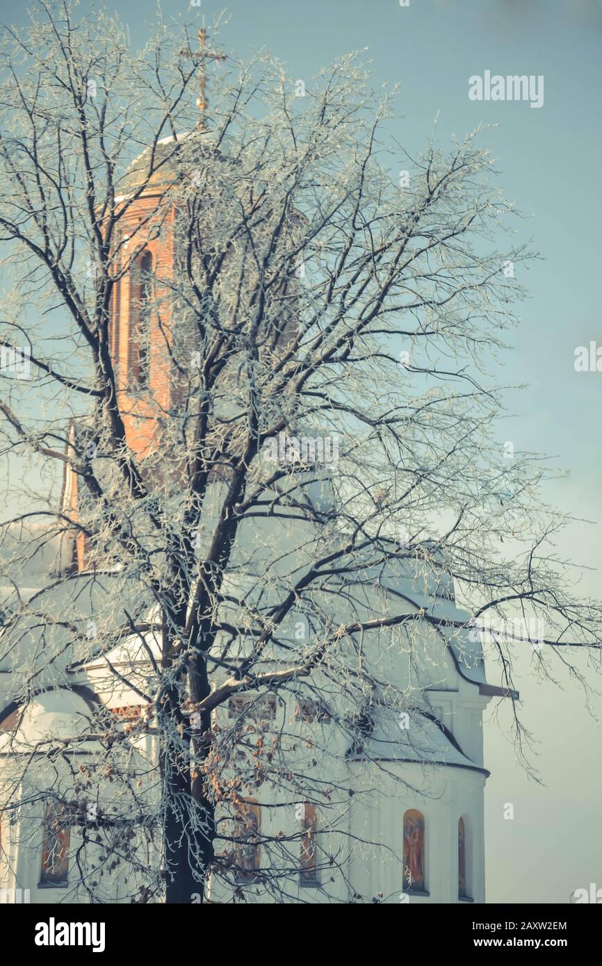 Sky christian glowing cross hi-res stock photography and images - Alamy