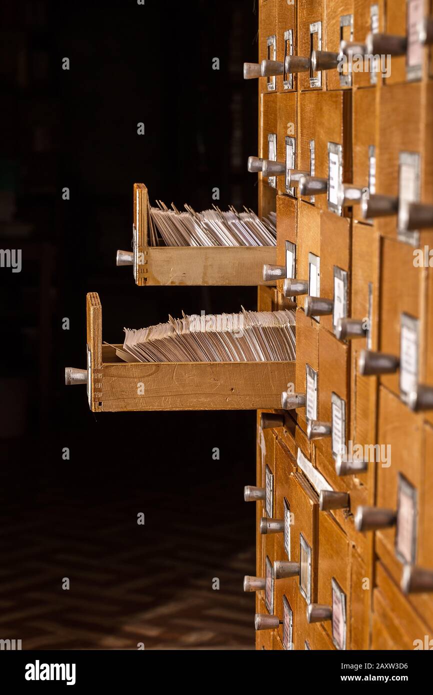 Old library card catalog hi-res stock photography and images - Alamy