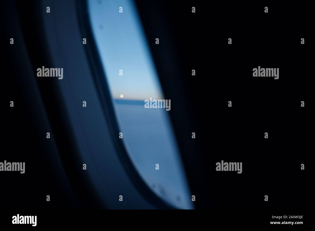 Plane window view night hi-res stock photography and images - Alamy