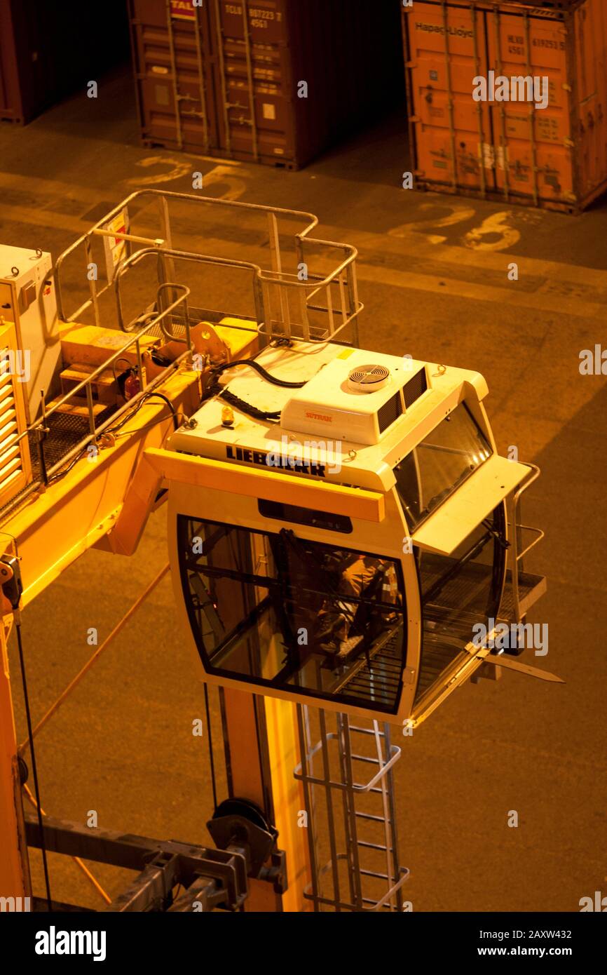 Maritime Container ship unloading loading Liverpool dock Stock Photo ...