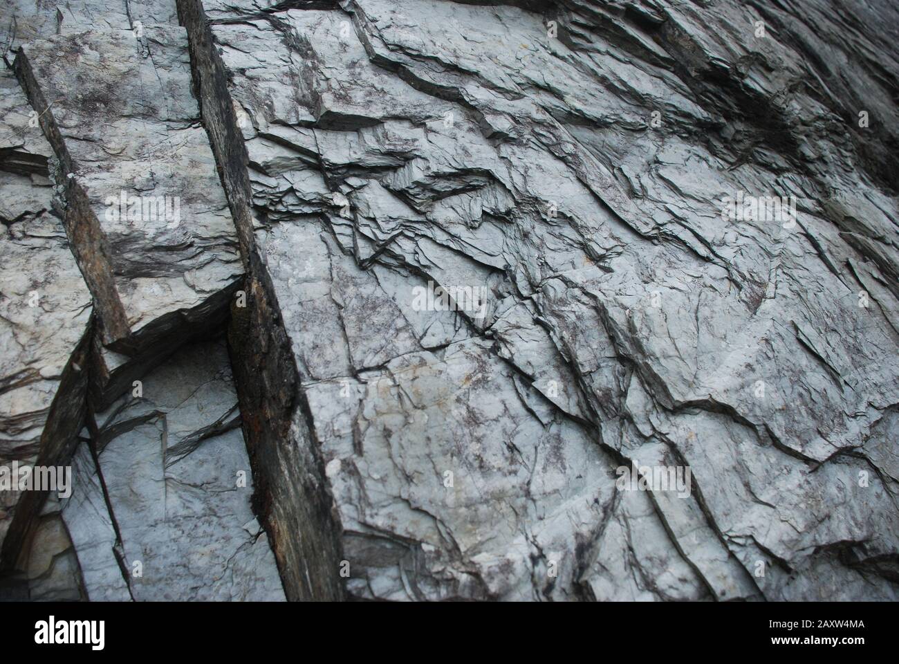 Slate cliff hi-res stock photography and images - Alamy