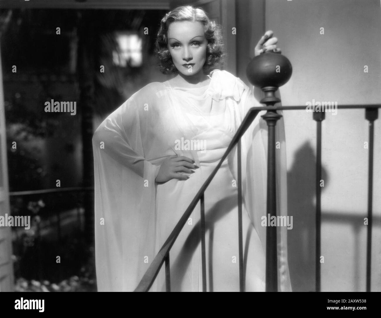 MARLENE DIETRICH in DESIRE 1936 director FRANK BORZAGE costumes Travis ...