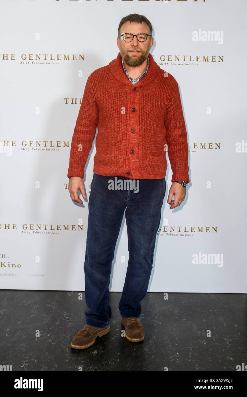 Guy ritchie the gentlemen hi-res stock photography and images - Alamy