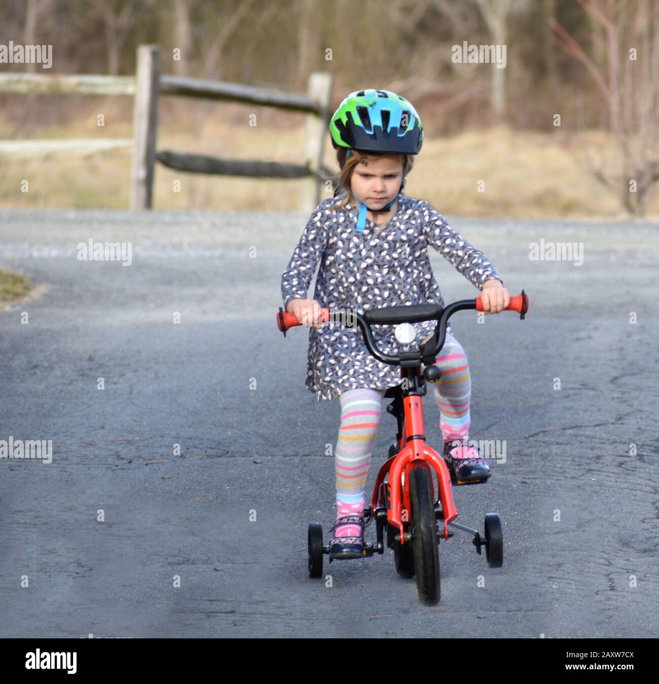 Blue bike helmut hi-res stock photography and images - Alamy